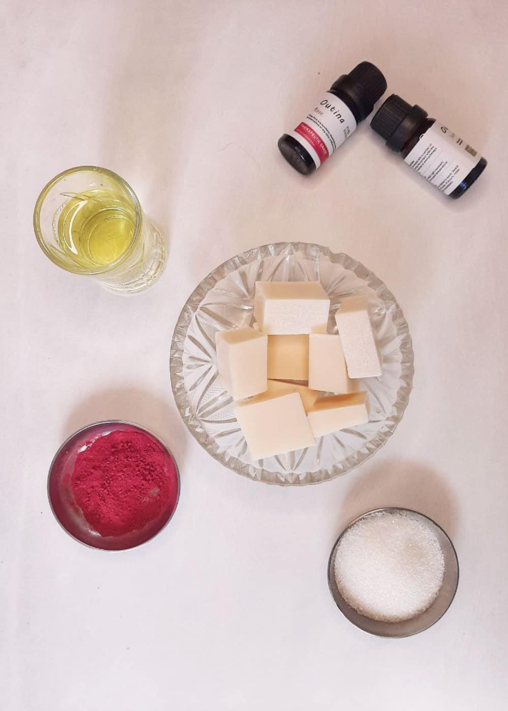 Easy Rose Soap Recipe - greenbeautymama.com