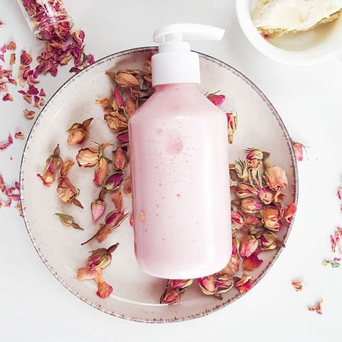 Luxurious Homemade Rose Lotion Recipe - greenbeautymama.com