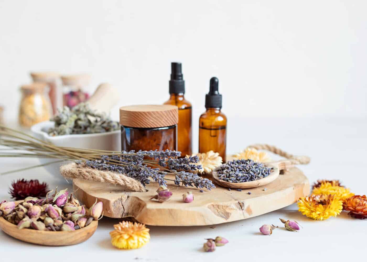 Homemade Face Oil for Glowing Skin (+ 4 DIY Recipes ) - greenbeautymama.com