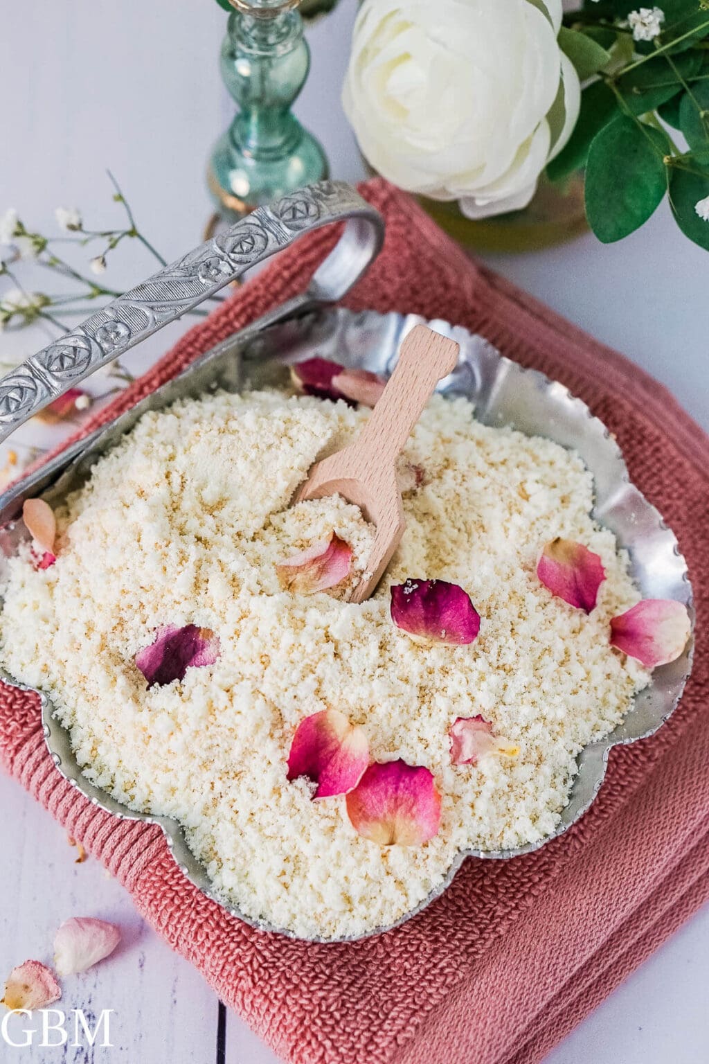 DIY Milk and Honey Bath Soak - greenbeautymama.com