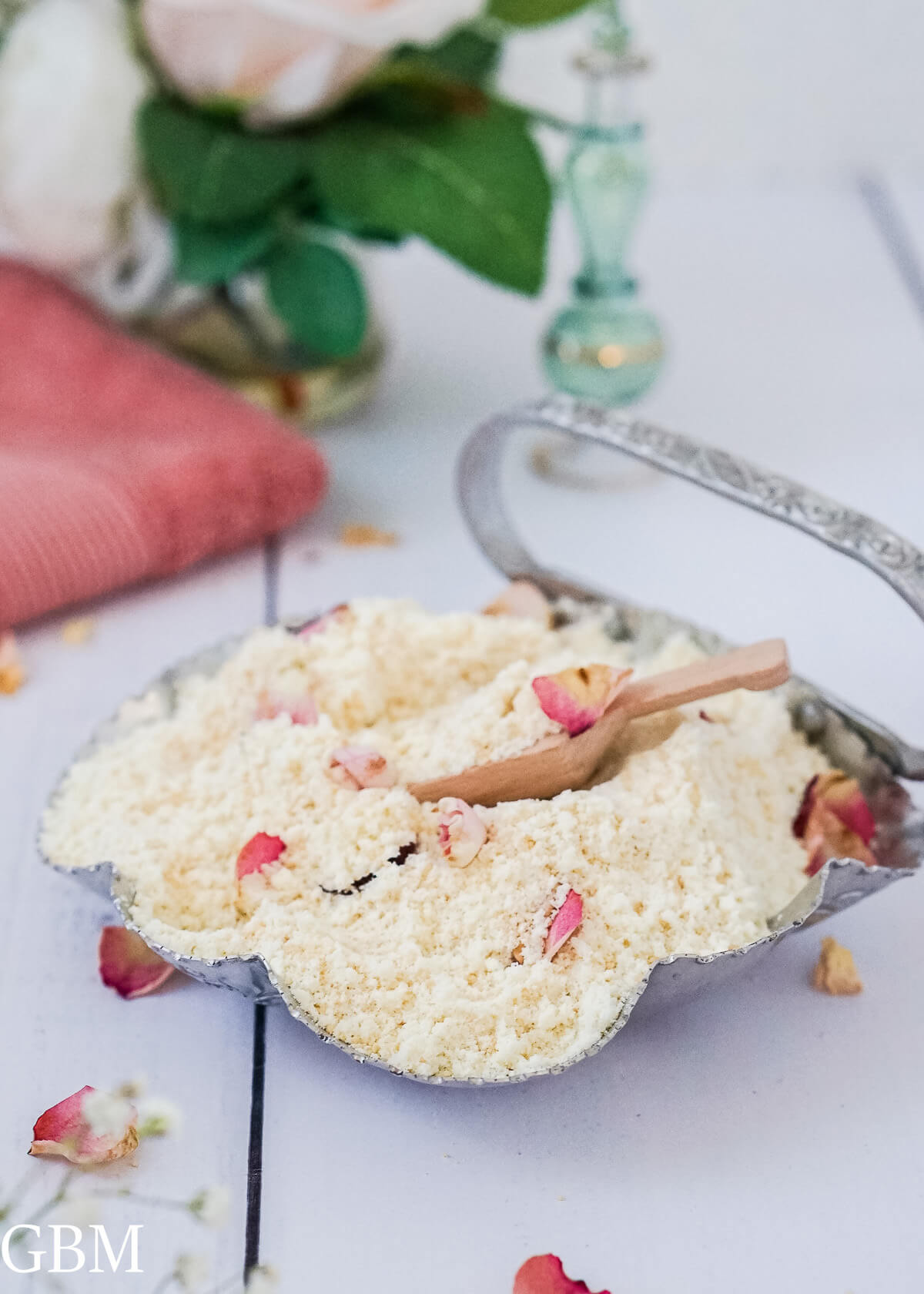 DIY Milk and Honey Bath Soak - greenbeautymama.com